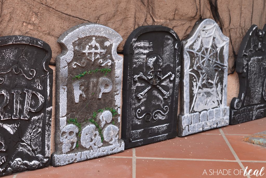 Spooky Halloween Front Door, Budget Finds for Under $1